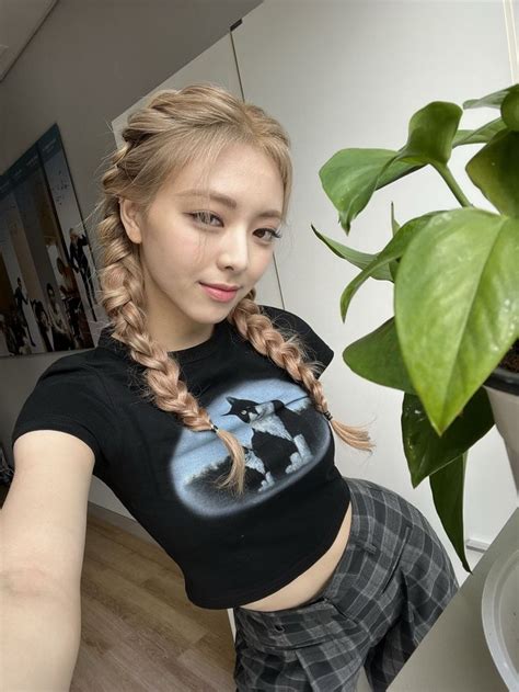 Bubble 220720 Yuna Itzy Itzy Kpop Girls Celebs Bubble 220720 Yuna Itzy Itzy Kpop Girls Celebs