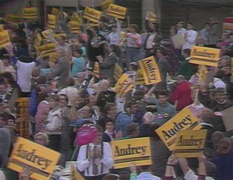 Yukons Audrey Mclaughlin Looks Back 35 Years After Becoming 1st Female Leader Of Major Federal