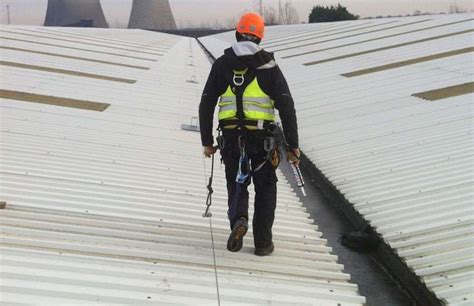 Sgf Protecting Workers With A Horizontal Lifeline System For Fall Protection