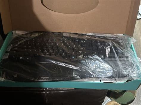 Black Logitech K350 Ergonomic Querty Wireless Keyboard