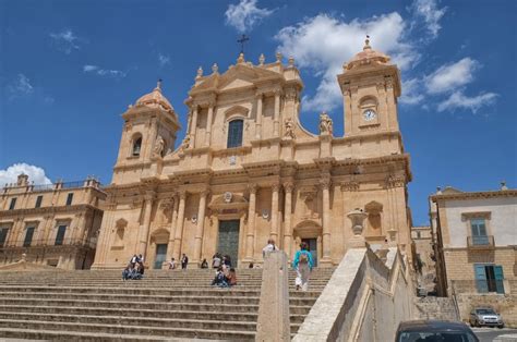 무료 이미지 도시 건물 궁전 큰 광장 경계표 이탈리아 정면 성당 예배 장소 신전 공회당 시칠리아 후지