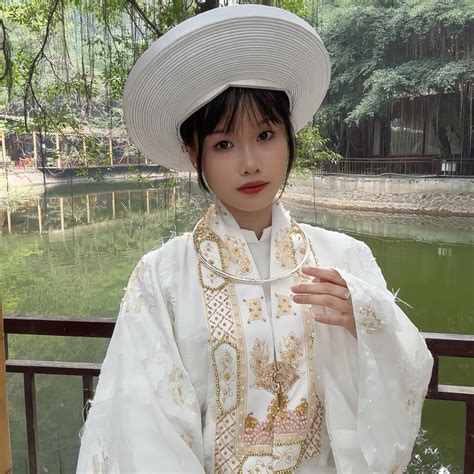 cộng Đồng sinh viên cntt import java util import java text public class apollo { public