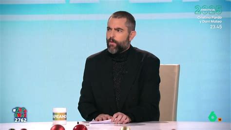 Dani Mateo resalta el gesto de Ramón García en las Campanadas: "Nos va saludando uno por uno"