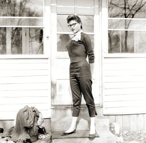 Pedal Pushers The Favorite Trousers Of Women In The 1950s ~ Vintage