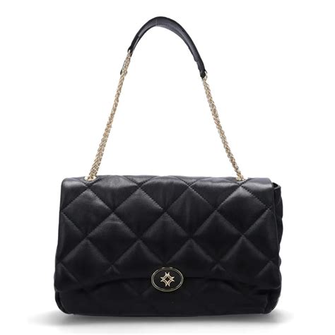 Bolsa Lua Da Lua Grande Em Matelasse Saara Preto E AlÇa Em Couro Com Correntaria Em Dourado C