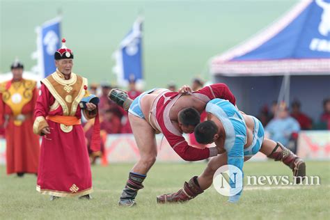 Фото Үндэсний бөхийн барилдааны торгон агшин News Mn