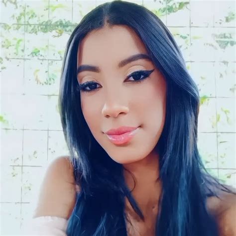 Lara Oliveira Lara Oliveira Threads Say More