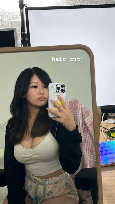 Hyoon Is Stacked Sexy