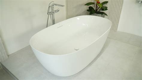 Installing Small Bathtubs In Compact Spaces