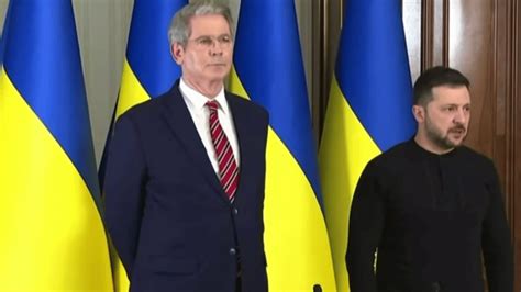 Зеленський обговорив корисні копалини з главою Мінфіну США Читайте на Ukr Net