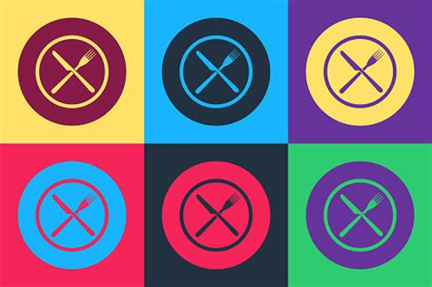 팝 아트는 색상 배경에 고립 된 플레이트 아이콘에 포크와 칼을 교차 레스토랑 기호 벡터 식사 식품 및 음료에 대한 스톡 벡터