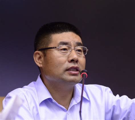 王文学董事长幸福第4页大山谷图库