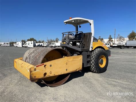 2008 Volvo Sd100d Smooth Drum Compactor Ritchie Bros Auctioneers