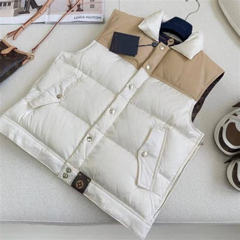 Жилет люкс класу — ціна 4700 грн у каталозі Жилетки Купити жіночі речі за доступною ціною на