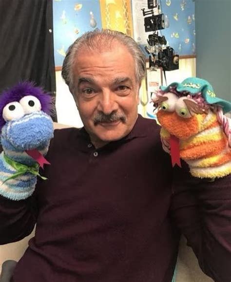Muere David Ostrosky Actor De La Serie La Casa De Las Flores” El