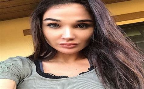 Kristina Basham Dated The Founder Of Scott Adams Inc For Almost A Year She Is Single