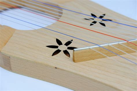 Ems Mini Kinnor 10 String Lyre In Beech By Early Music Shop