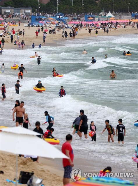 해운대 거친 파도 연합뉴스