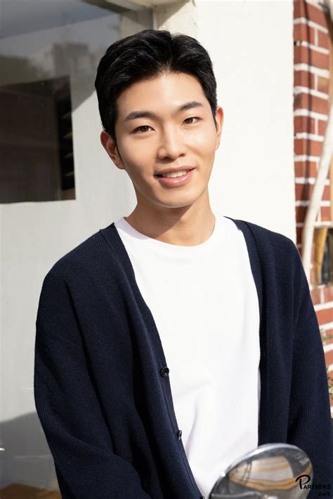 Lee Dong Joo 이동주 Hancinema