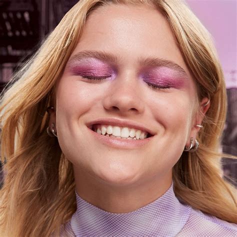 Maquillaje En Tonos Pastel La Tendencia Y Cómo Lograr El Look Maybelline
