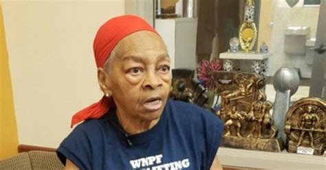 집 잘못 골랐다 한밤중 집 들이닥친 침입자 때려눕힌 82세 보디빌더 美할머니