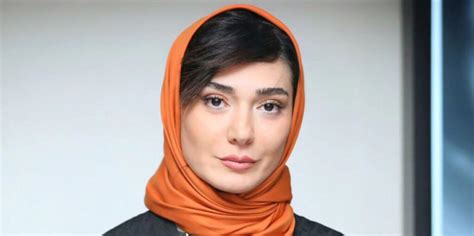 مینا وحید آبروی خودش را برد؛ استایل شلخته مینا وحید روی فرش قرمز