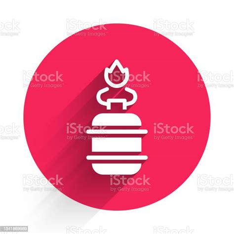 긴 그림자로 격리 된 화이트 캠핑 가스 스토브 아이콘 휴대용 가스 버너 하이킹 캠핑 장비 빨간색 원 버튼입니다 벡터 가열장치에 대한 스톡 벡터 아트 및 기타 이미지 Istock