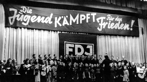 November 1989 Abgesang Auf Den DDR Jugendverband FDJ NDR De Geschichte Chronologie