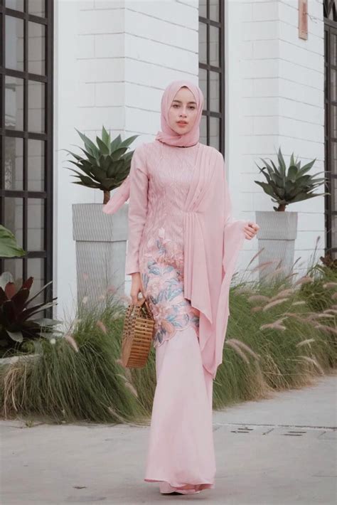 Outfit Hijab Pesta Untuk Ukhti Cantik Dzargon
