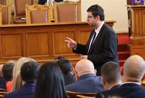 Комисията по бюджет и финанси одобри придобиване на нов тип боен самолет