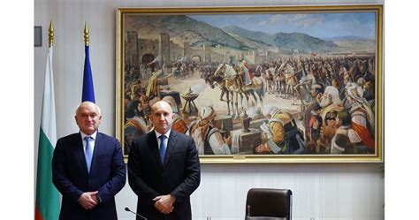 Лека вълна претегля идеята за импийчмънт на президента