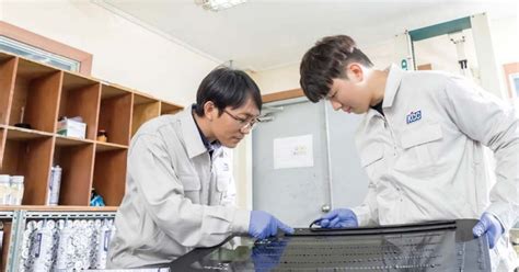 유기용제 없이 자동차에 유리 부착kcc 車 유리용 실란트 개발