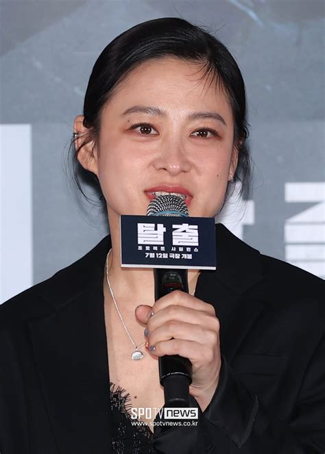 포토s 인사말 하는 박희본