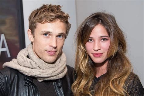 Who Is Dont Move Star Kelsey Asbille From Famous Ex To Yellowstone