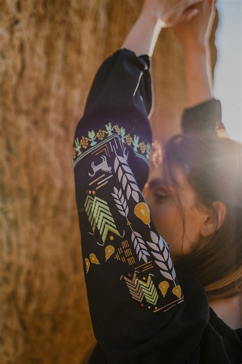 Вишиванка Кайдашева сімя чорна Hrushenka