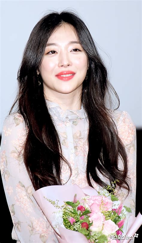 [엑s Hd] 설리 꽃이 꽃을 들고