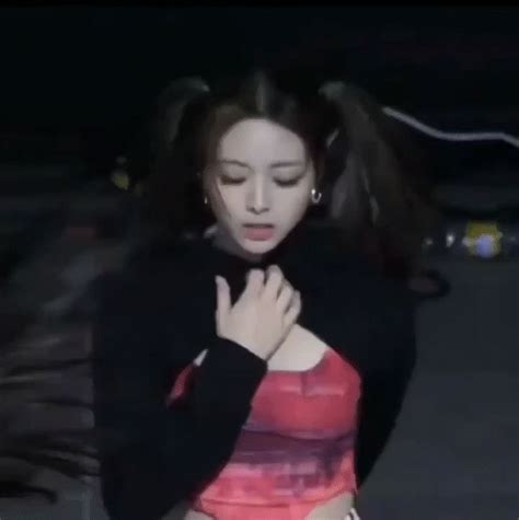 Pin By Ma Yaen On Kpop Gif Kpop Gif