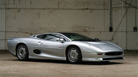Jaguar Xj220