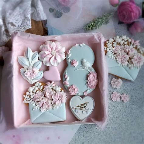 Пряники ️ Меренга ️ Льодяники on Instagram: "Ніжний набір "Весна ...