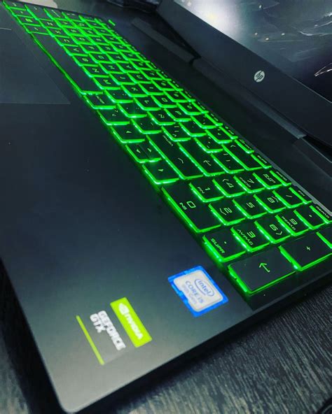 Hp Pavilion Laptop With Green Light