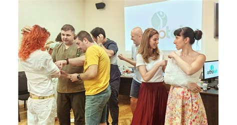 Първа помощ за децата Есенна академия за родители прави Пирогов