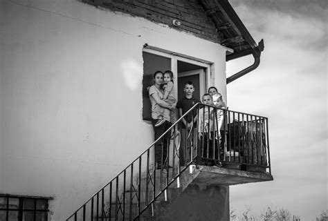 Srbi Za Srbe „Јесте да се ложи нон стоп али не може толико да се загреје ” Зидови пуни влаге