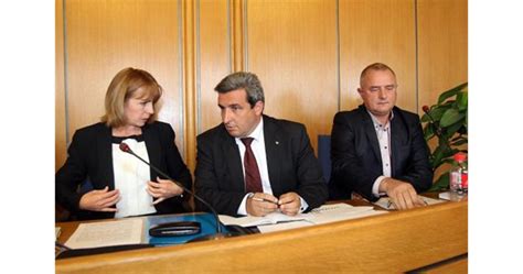 Фандъкова пак твърди че не е отговорна за блокирането на центъра от протестите