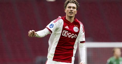 La Pépite Belge Mika Godts Explose à Lajax Et Pense Déjà Aux Diables