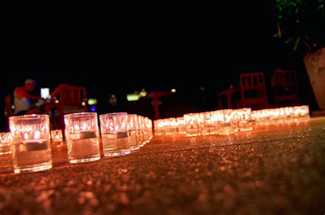 유리 플라스 크에 굽기 양 초는 Celebraiotn 홀의 바닥에 서 서 배경입니다 디자인에 대한 스톡 사진 및 기타 이미지 디자인 러시아 밤 하루 시간대 Istock