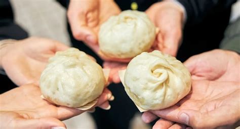 오사카 길거리 음식 워킹 투어 3시간 오사카 음식 투어로 맛있는 여행 경험하기 Funbooky