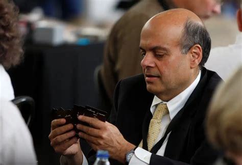 Ajit Jain Sells Large Part Of Stake In Warren Buffets Berkshire