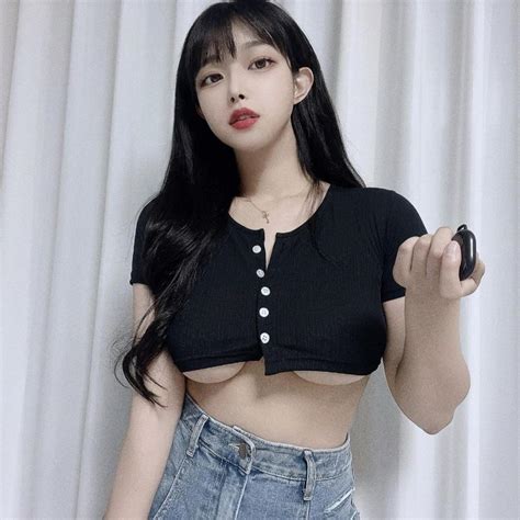 Slight Underboob Rprettyasiangirls