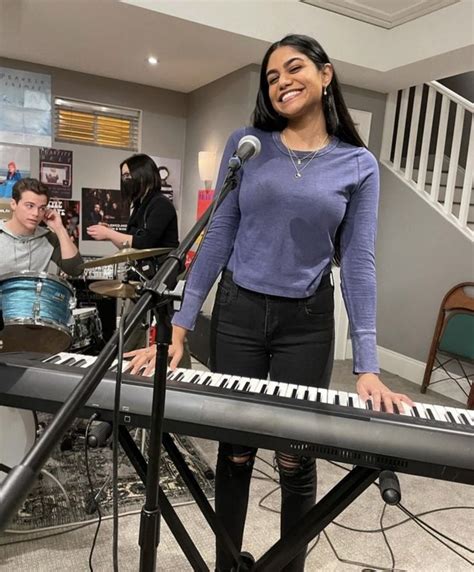 Pin By Destiny On Ginny And Georgia Georgia Celebrity Crush Famous