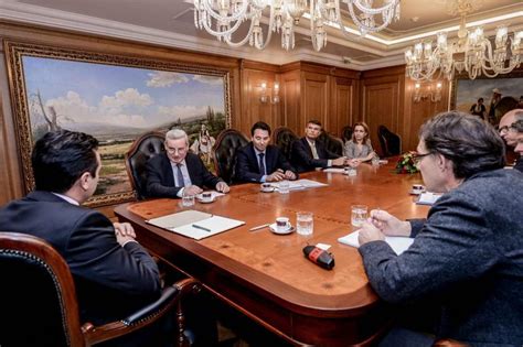 Премиерот Заев на средба со претставници на КФВ банката за поддршка на развојот • Webohrid